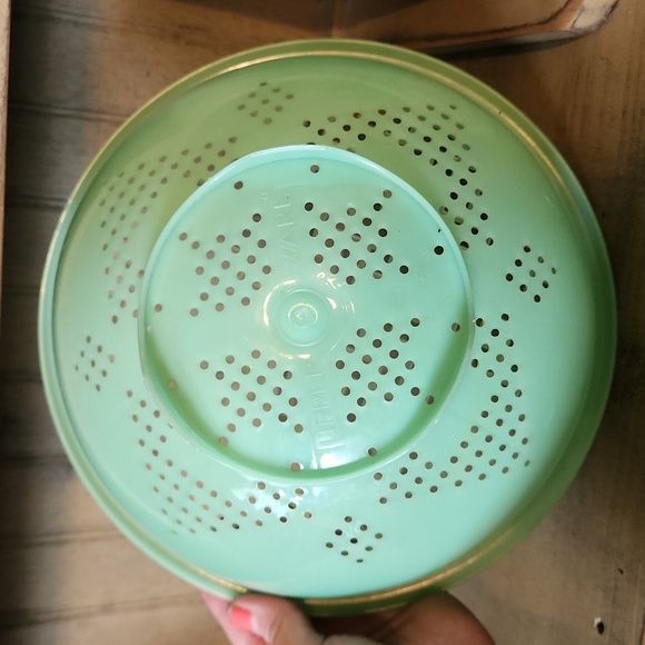 Tupperware | Kitchen | Vintage Large Tupperware Colander With Lid ...